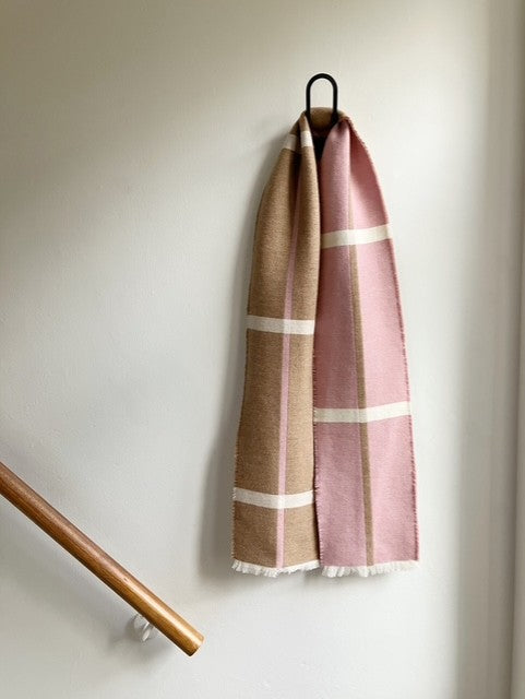 Sample Sale 2026 Woven Colour Study scarf in Basswood/Calamine/Cobble ...