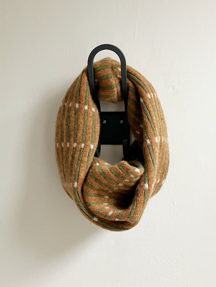 Folk snood in Rust/Apple/Cobble – Anna-Lisa Smith